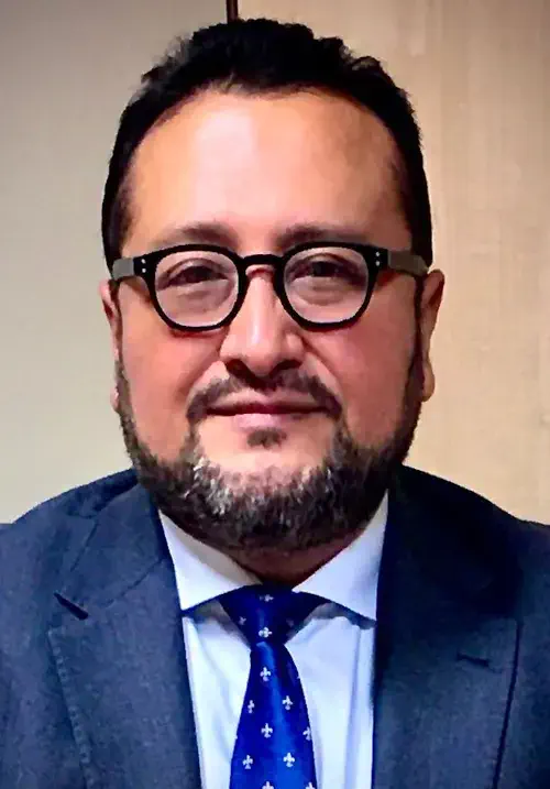 Dr. César Arroyo Romo